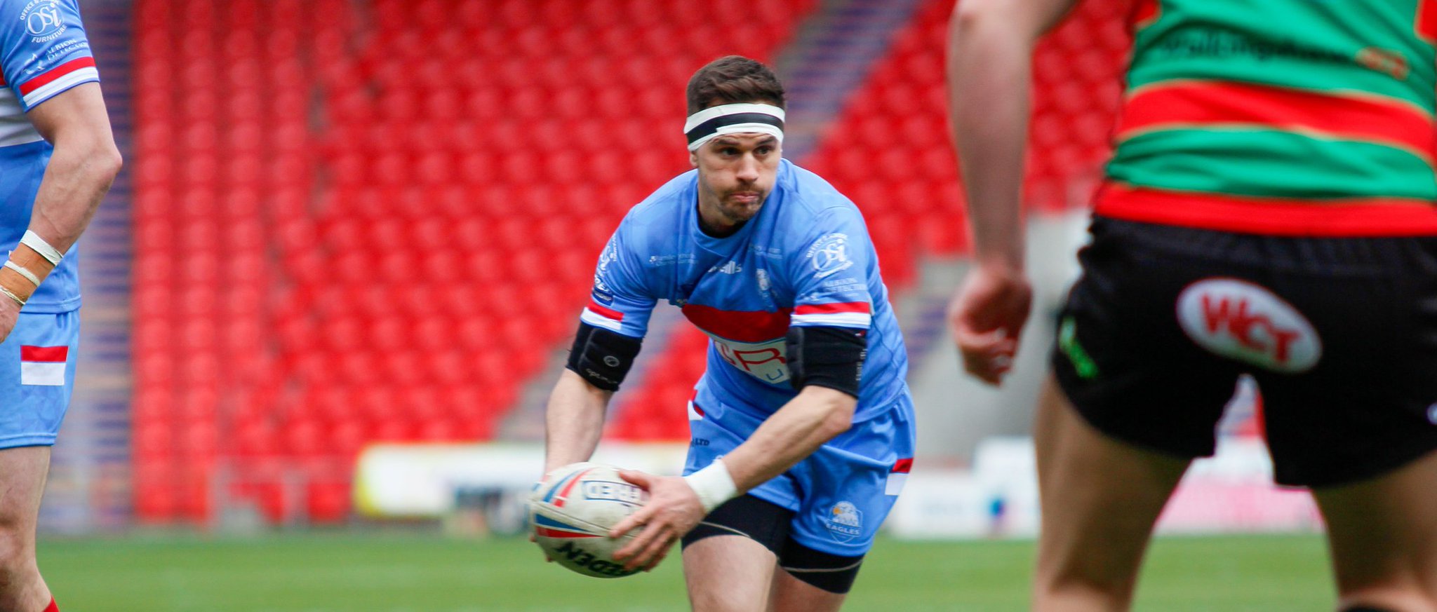 Davey signs one-year contract