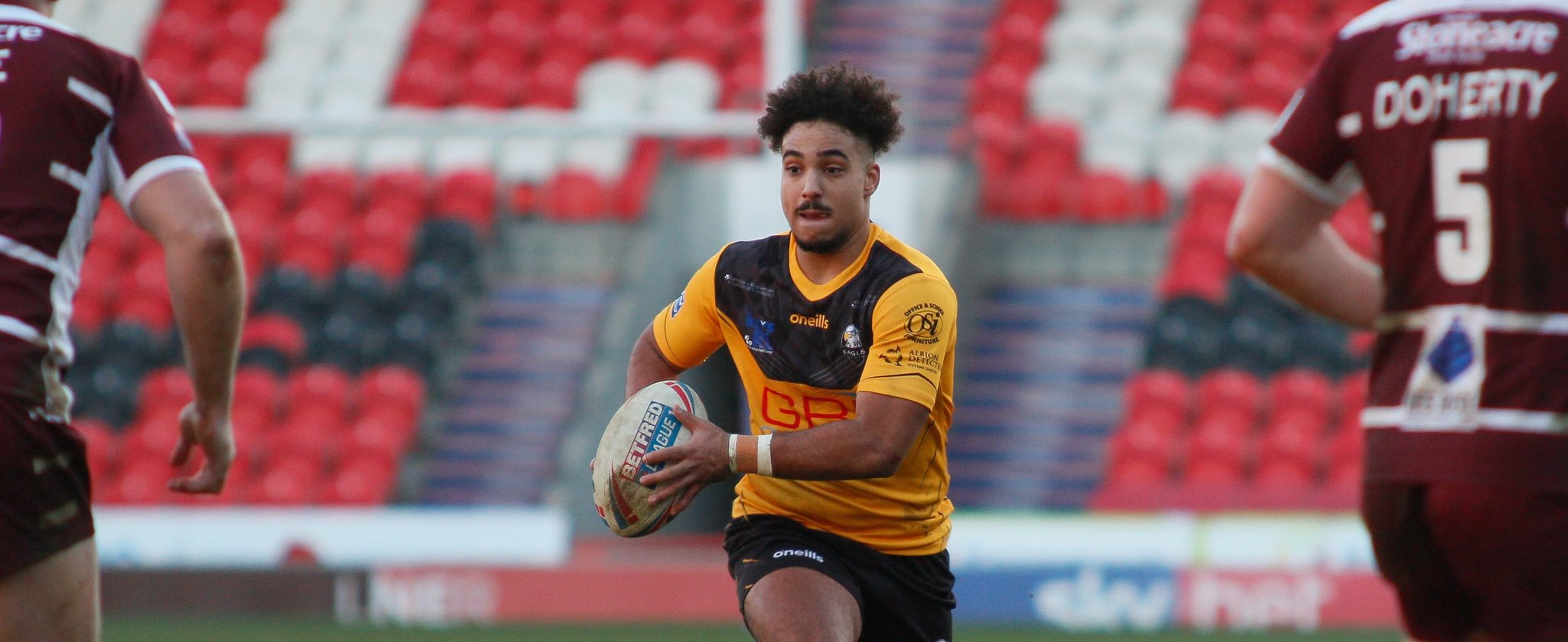 Eagles re-sign Izaac Farrell